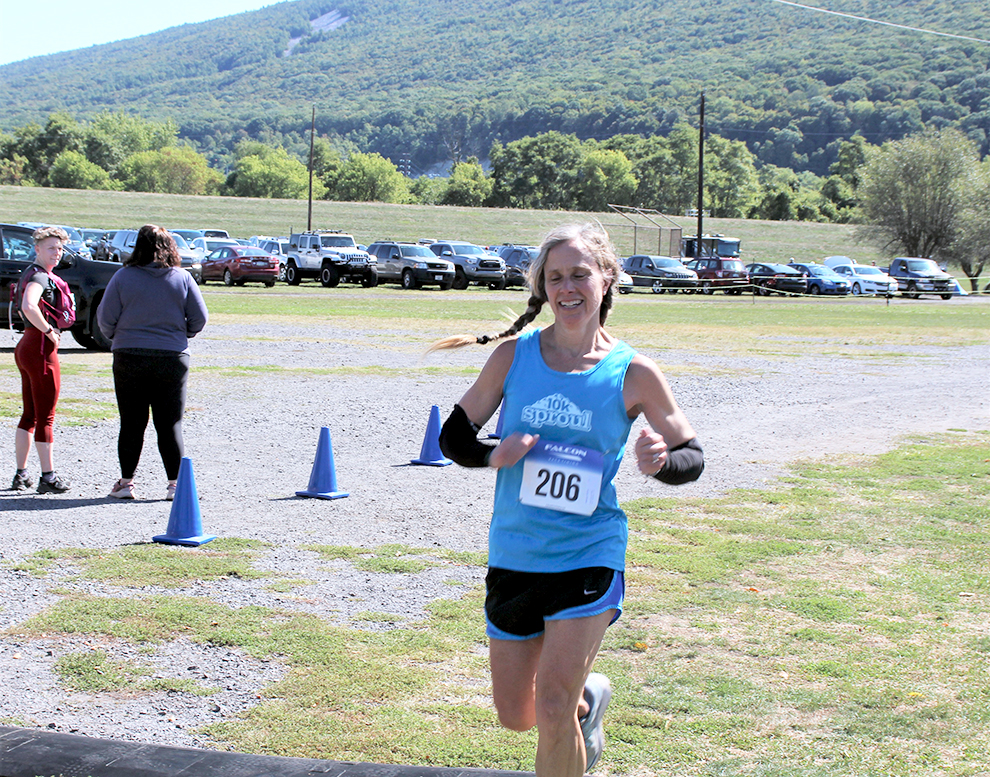 Clear skies, cool temps greet racers Saturday morning | News, Sports ...